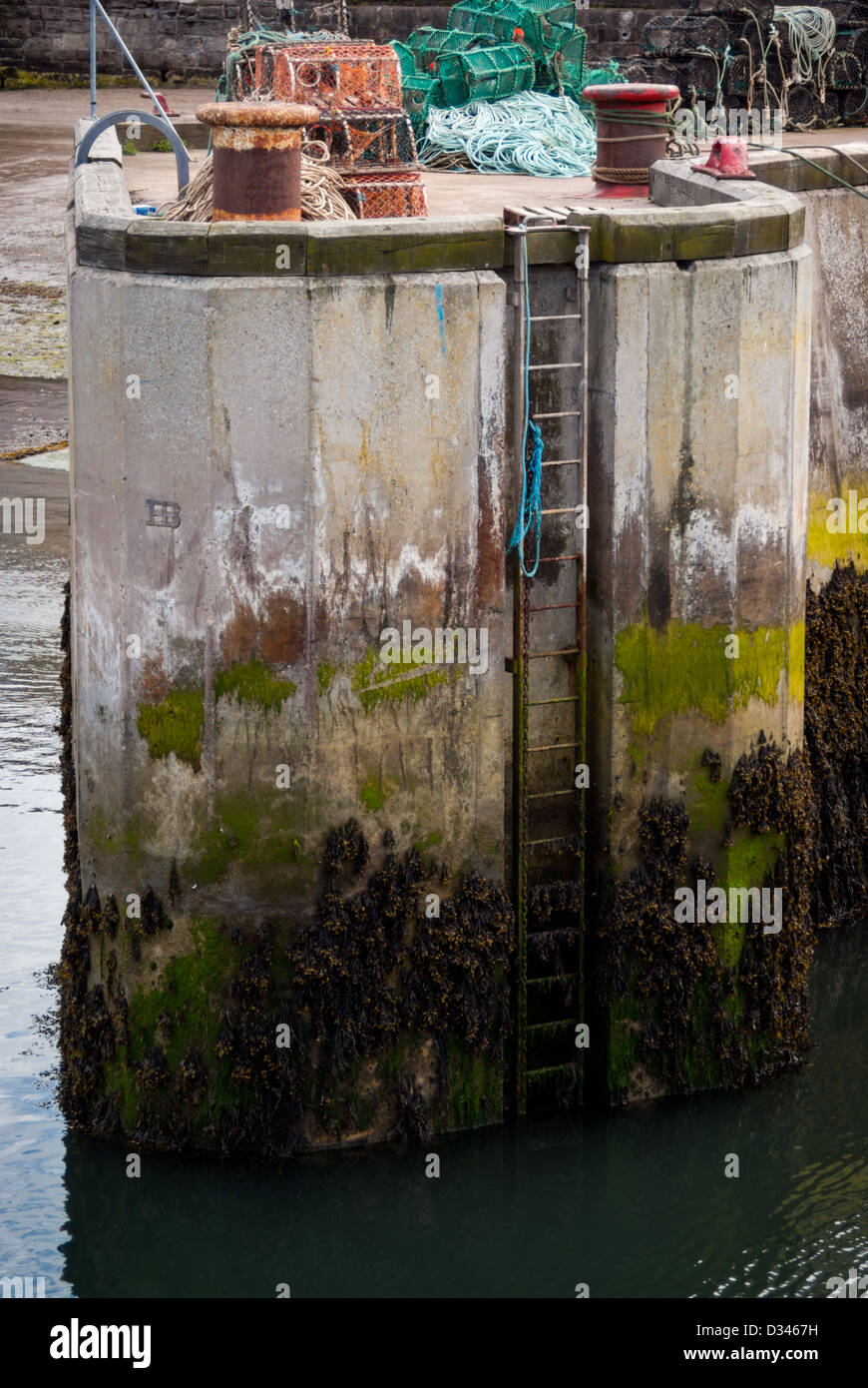 Tide pots hi-res stock photography and images - Alamy