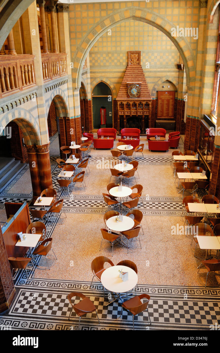The amazing tiled interior of the Victoria Gallery & Museum in ...