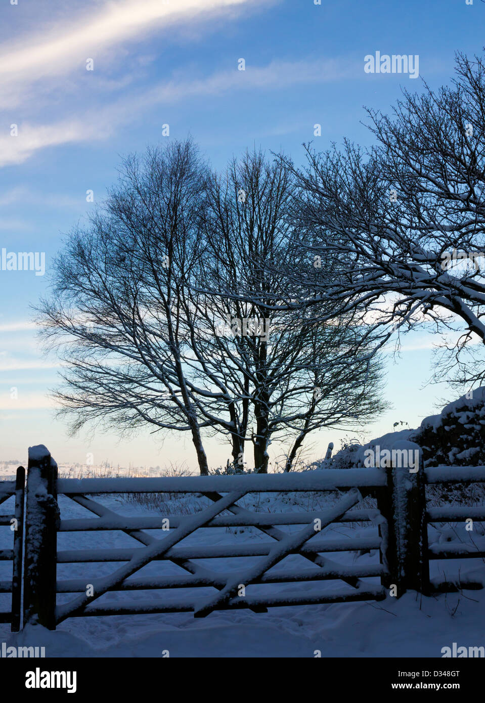 Snow gate hi-res stock photography and images - Alamy
