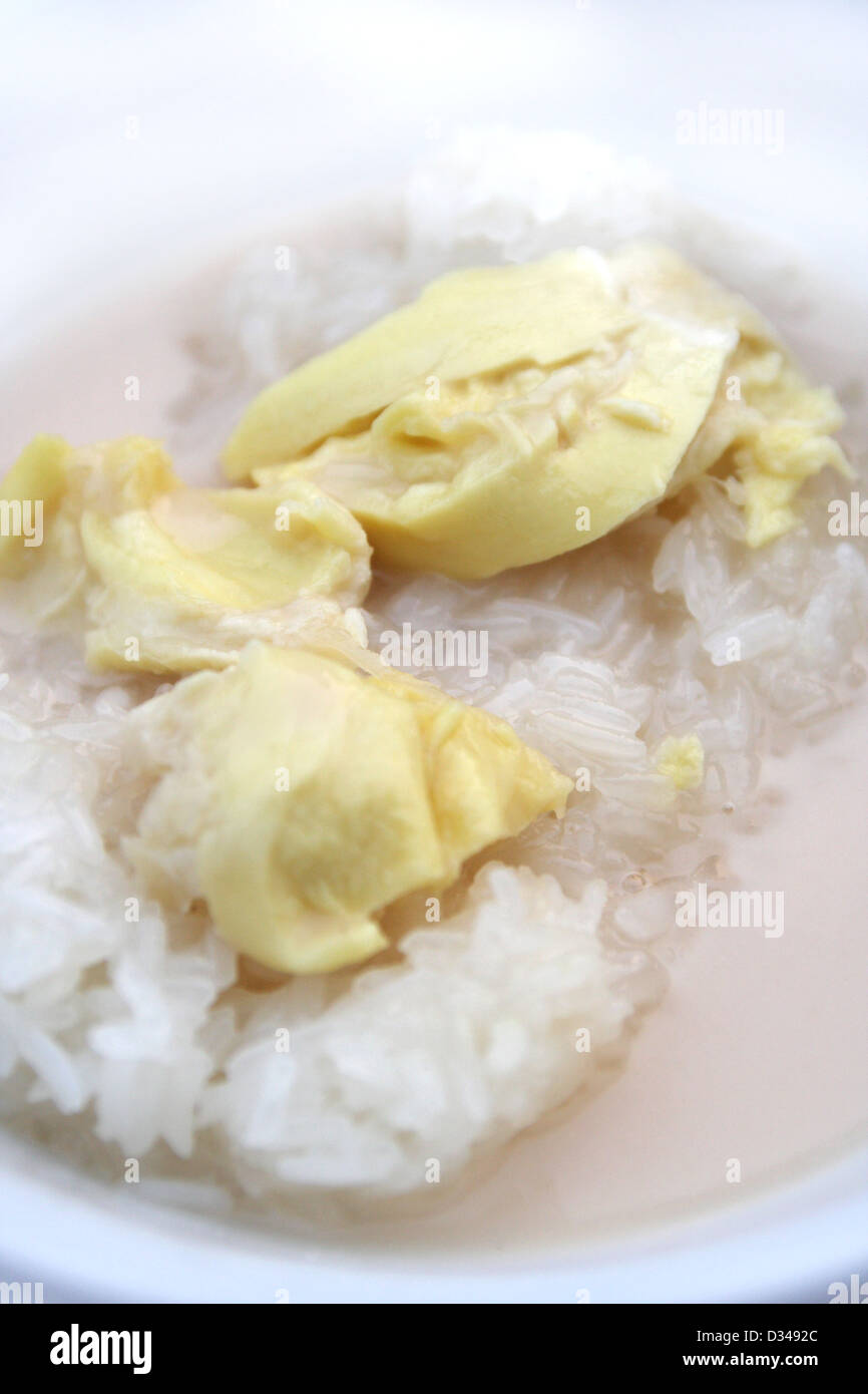 Thai dessert , Sticky rice with durian in coconut milk Stock Photo - Alamy