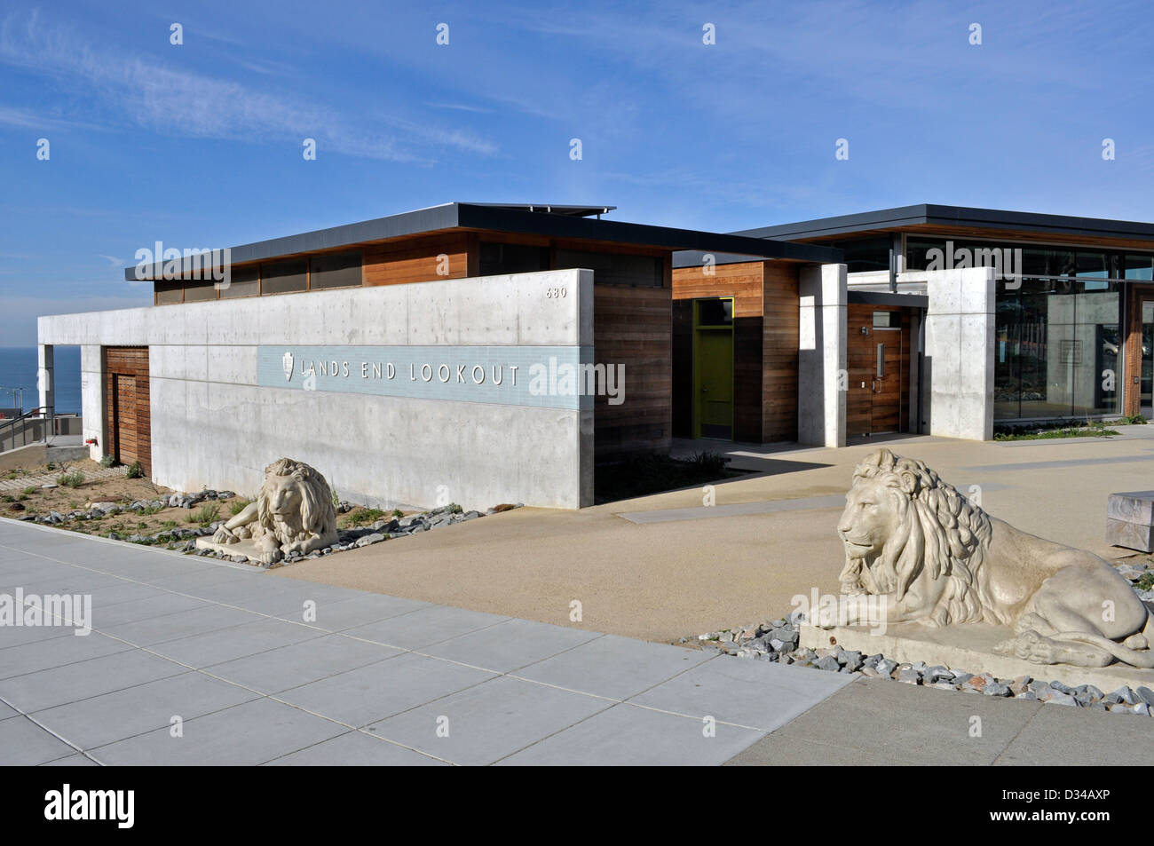 Lands End Lookout visitor center in Golden Gate National Recreation ...