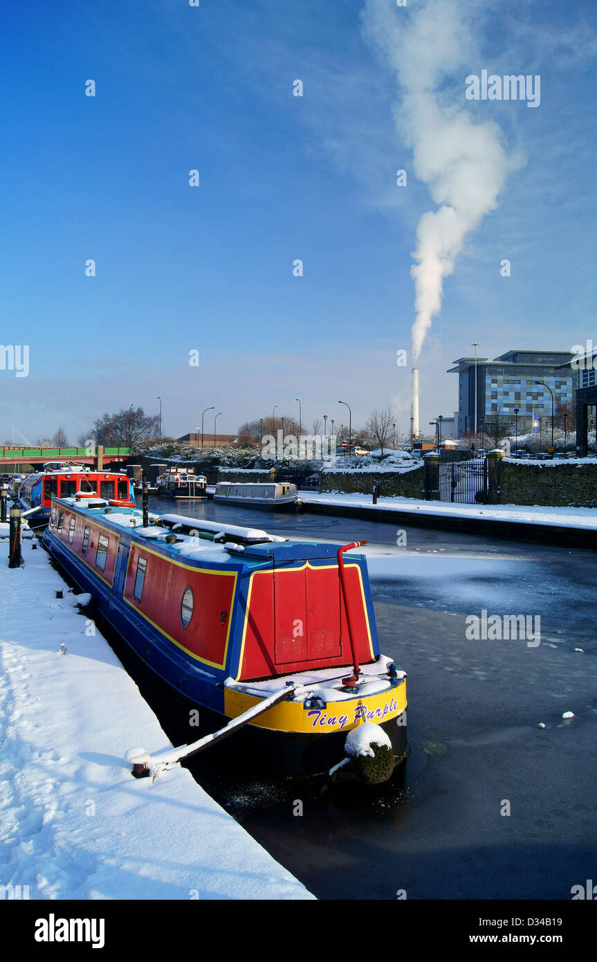 UK,South Yorkshire,Sheffield,Victoria Quays,Canal Basin & Barges Stock ...