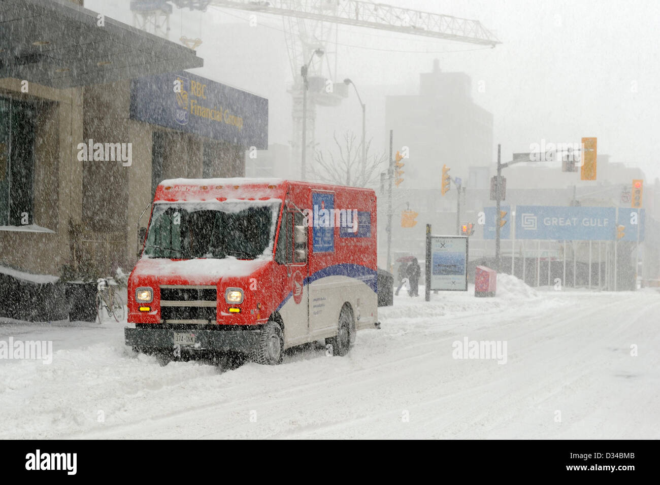 Toronto, Canada. 8th February 2013. Biggest snow storm in five years ...