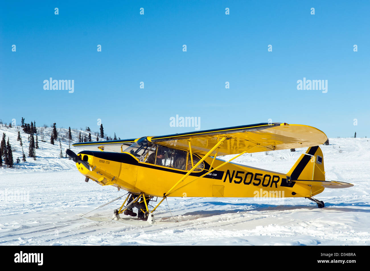Yellow piper super cub hi-res stock photography and images - Alamy
