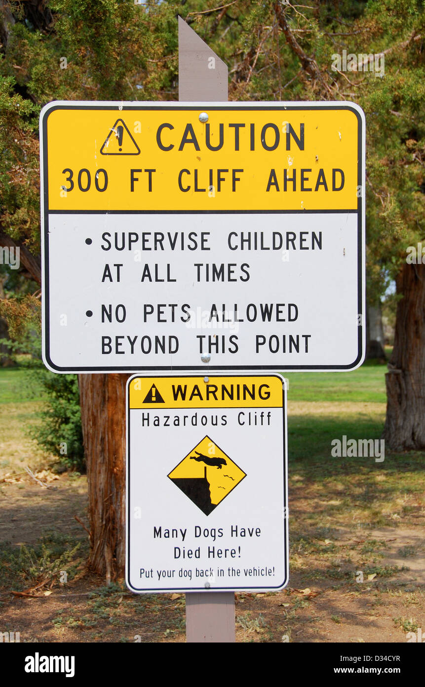 Warning sign near a the top of the Crooked River Gorge in Central ...