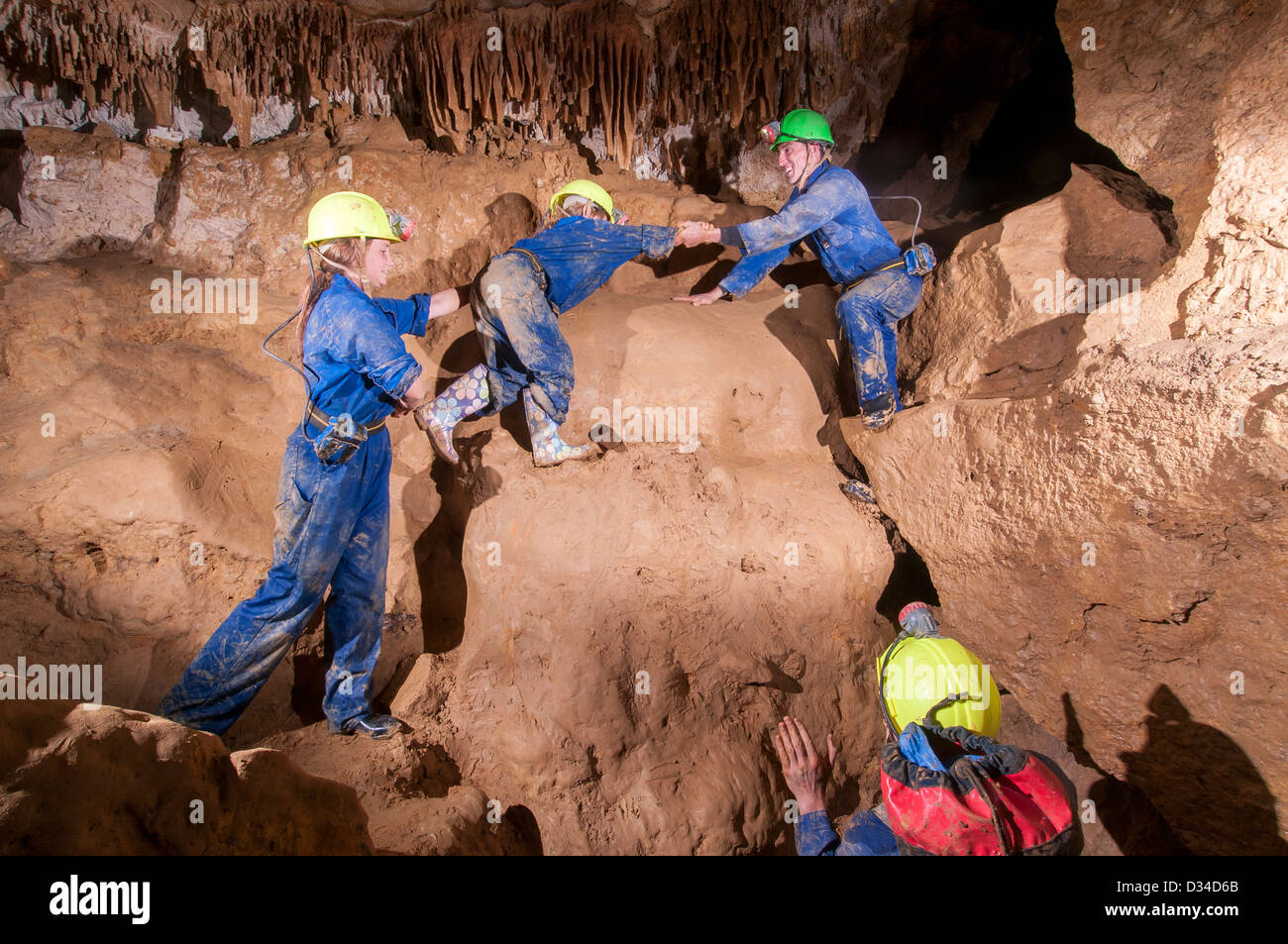 Children caving hi-res stock photography and images - Alamy