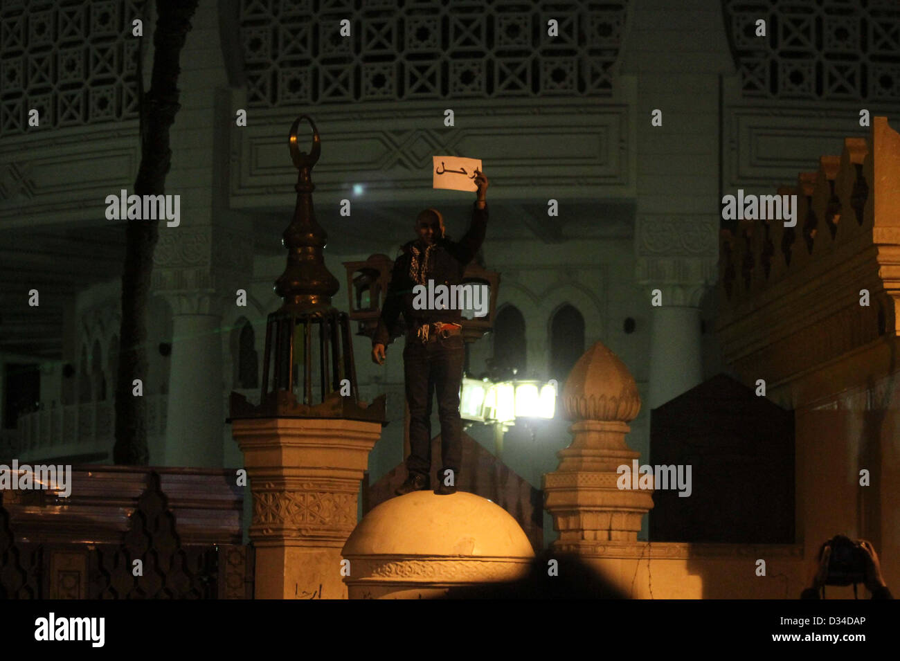 Cairo, Egypt. 8th February 2013. Egyptian anti-regime protesters set ...