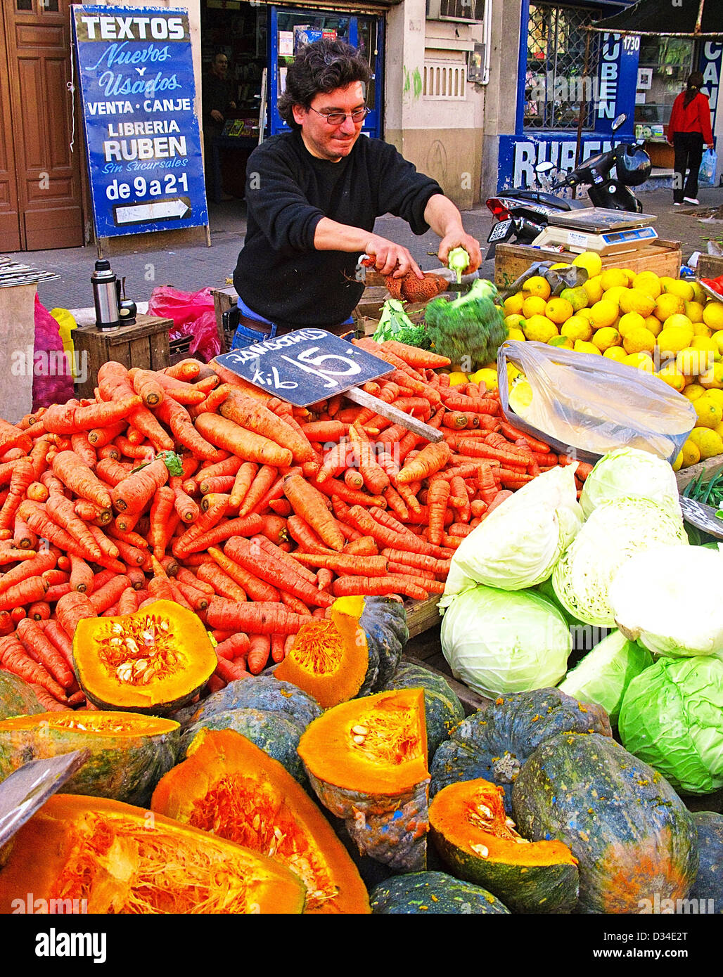 Fresh Fruits and Vegetables on sale at the La Feria Tristan Navaja Flea ...