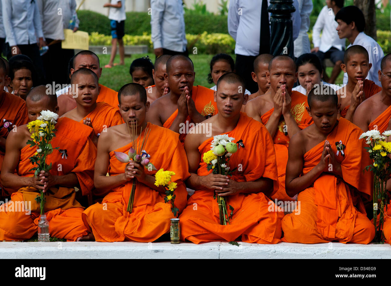 Buddhist death ceremony hi-res stock photography and images - Alamy