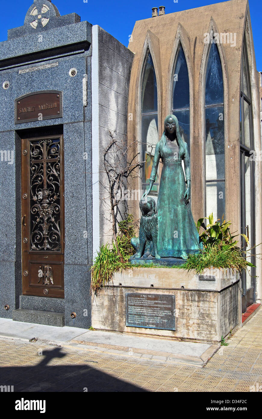 Fancy tomb hi-res stock photography and images - Alamy