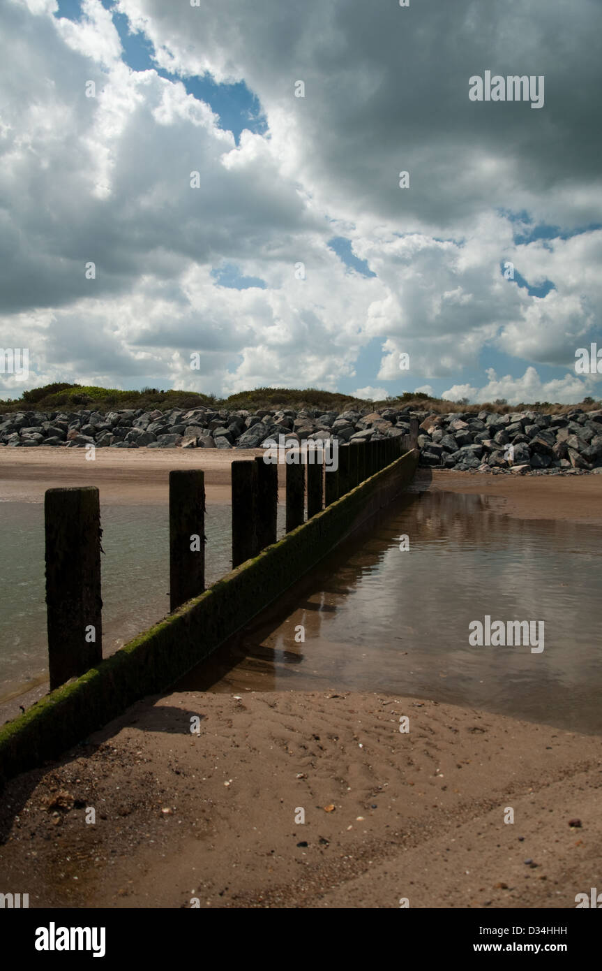 Wave breaker hi-res stock photography and images - Alamy
