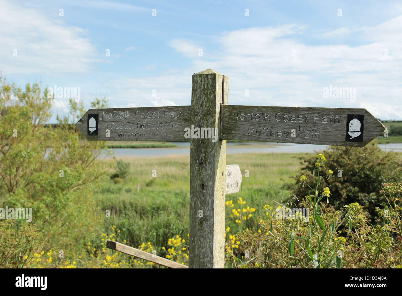 Norfolk coast path national trail hi-res stock photography and images ...
