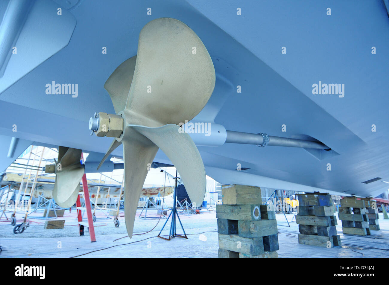 close up of boat propeller that is up on blocks in boat yard Stock ...