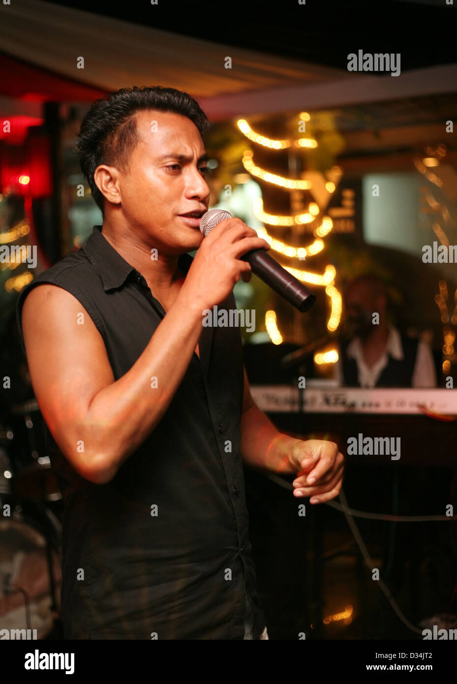 Alive concert hi-res stock photography and images - Alamy