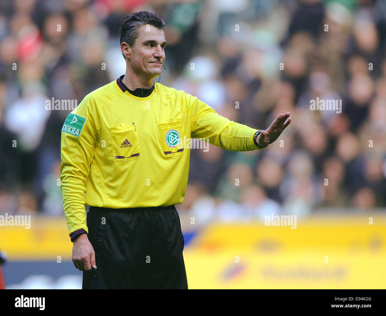 Referee knut kircher hi-res stock photography and images - Alamy