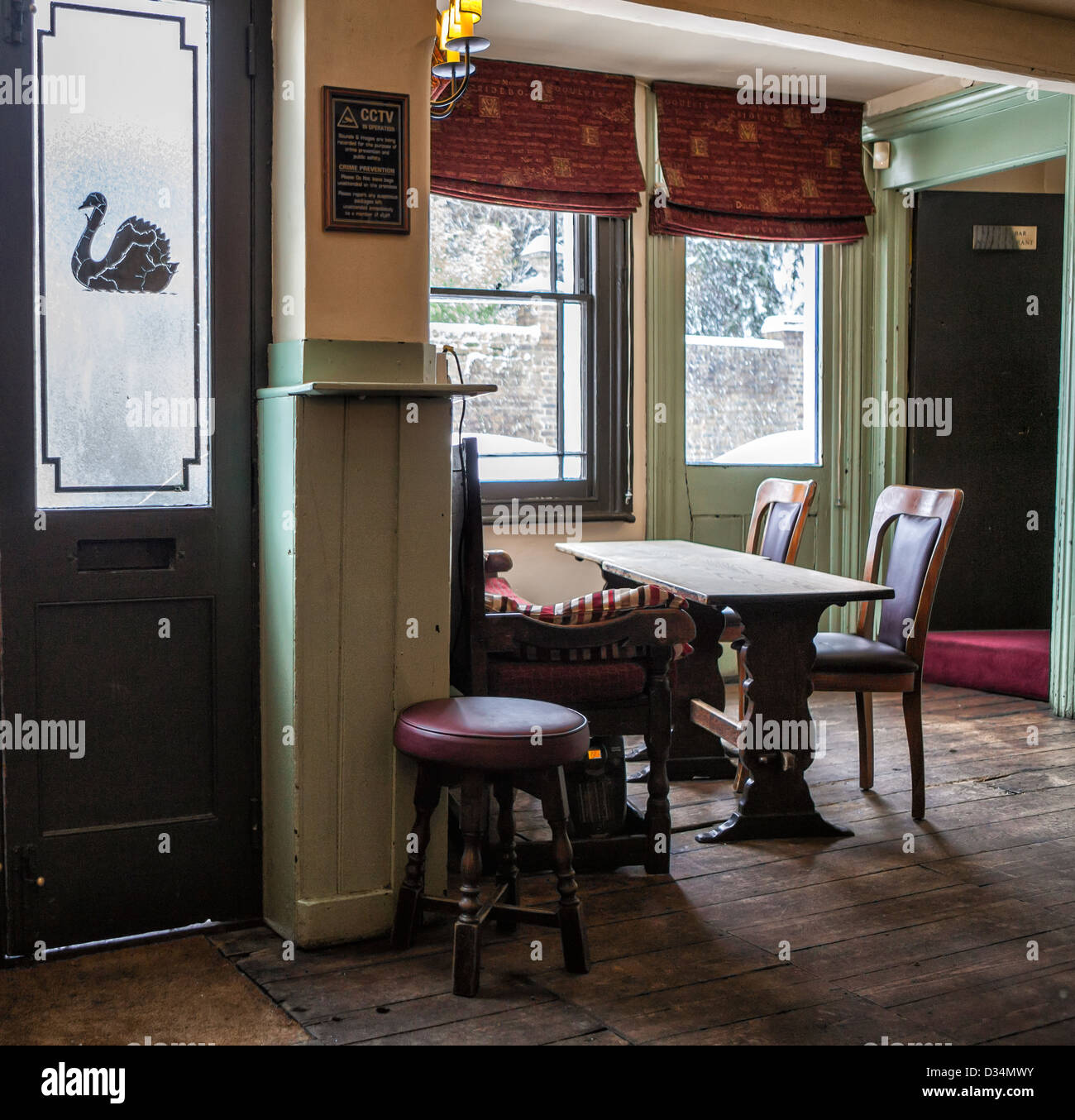 Interior of "The White Swan" pub - Richmond, Surrey Stock Photo - Alamy