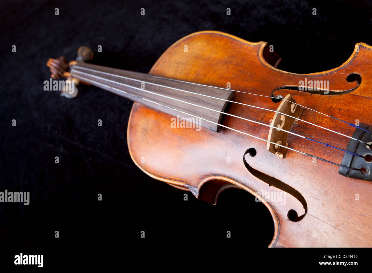 violin deck on black velvet background close up Stock Photo - Alamy