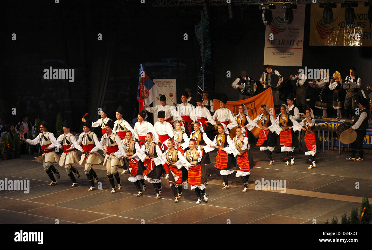 Traditional serbian dance hi-res stock photography and images - Alamy