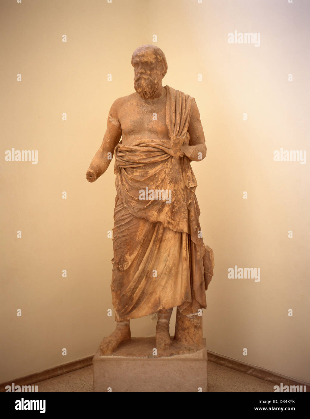 Statue of a Philosopher (280 BC) in Delphi Archaeological Museum ...
