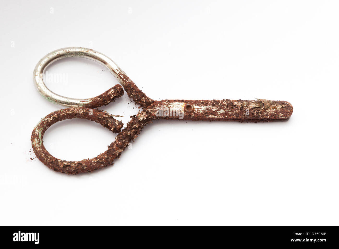 Rusty pair of scissors Stock Photo - Alamy