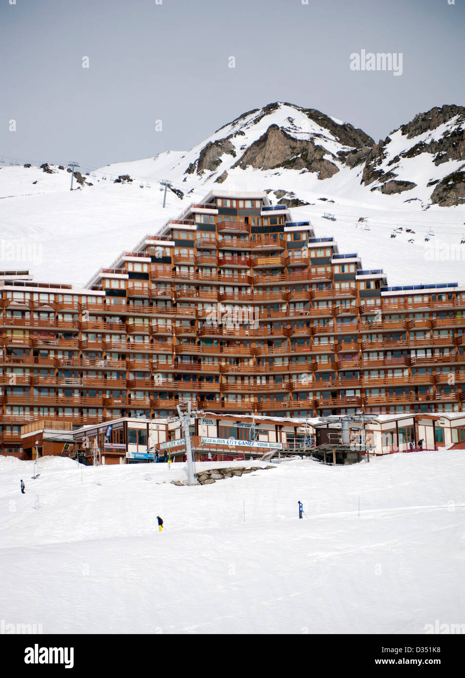 La Mongie ski resort in the Grand Tourmalet area Baréges and Pic du ...