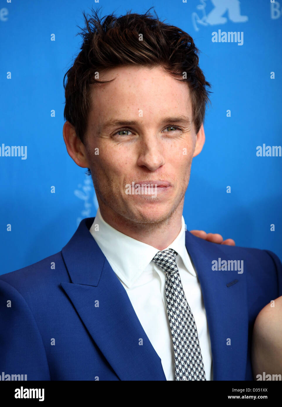 Eddie redmayne poses hi-res stock photography and images - Alamy