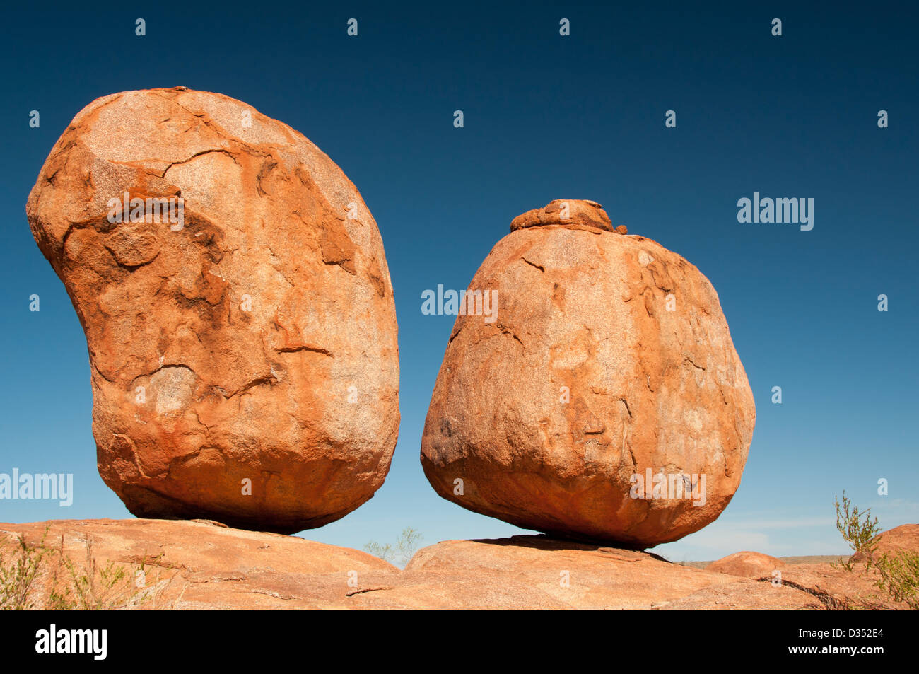 Devils marbles karlu karlu nt hi-res stock photography and images - Alamy