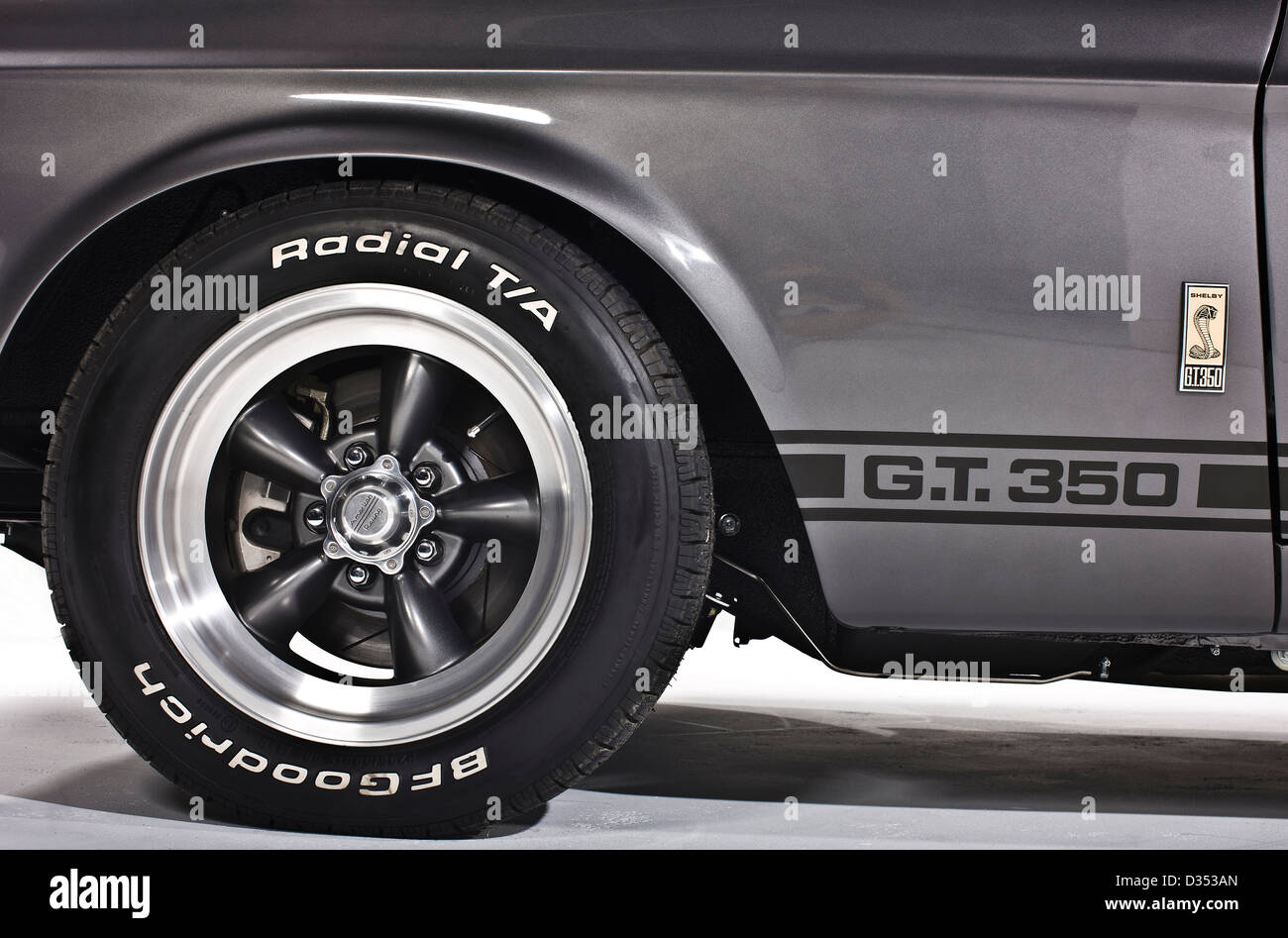 Shelby Mustang GT 350 radial wheel detail Stock Photo - Alamy