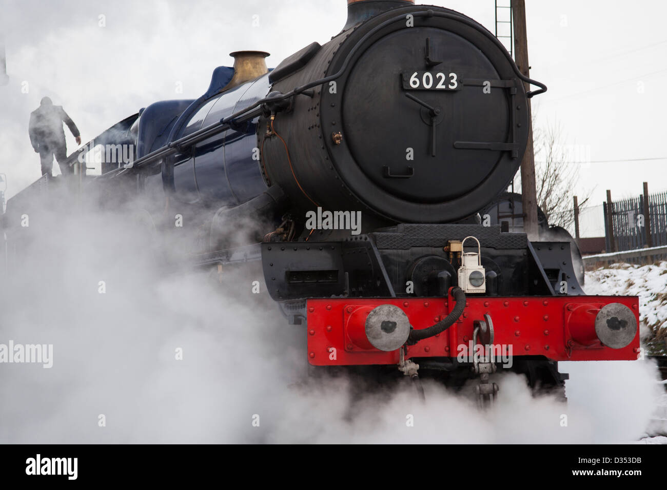 steam locomotive King Edward 11 taking on water at Loughborough Central ...