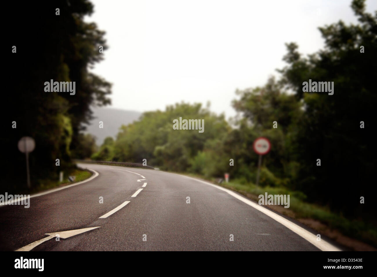 Picture of a empty highway Stock Photo - Alamy