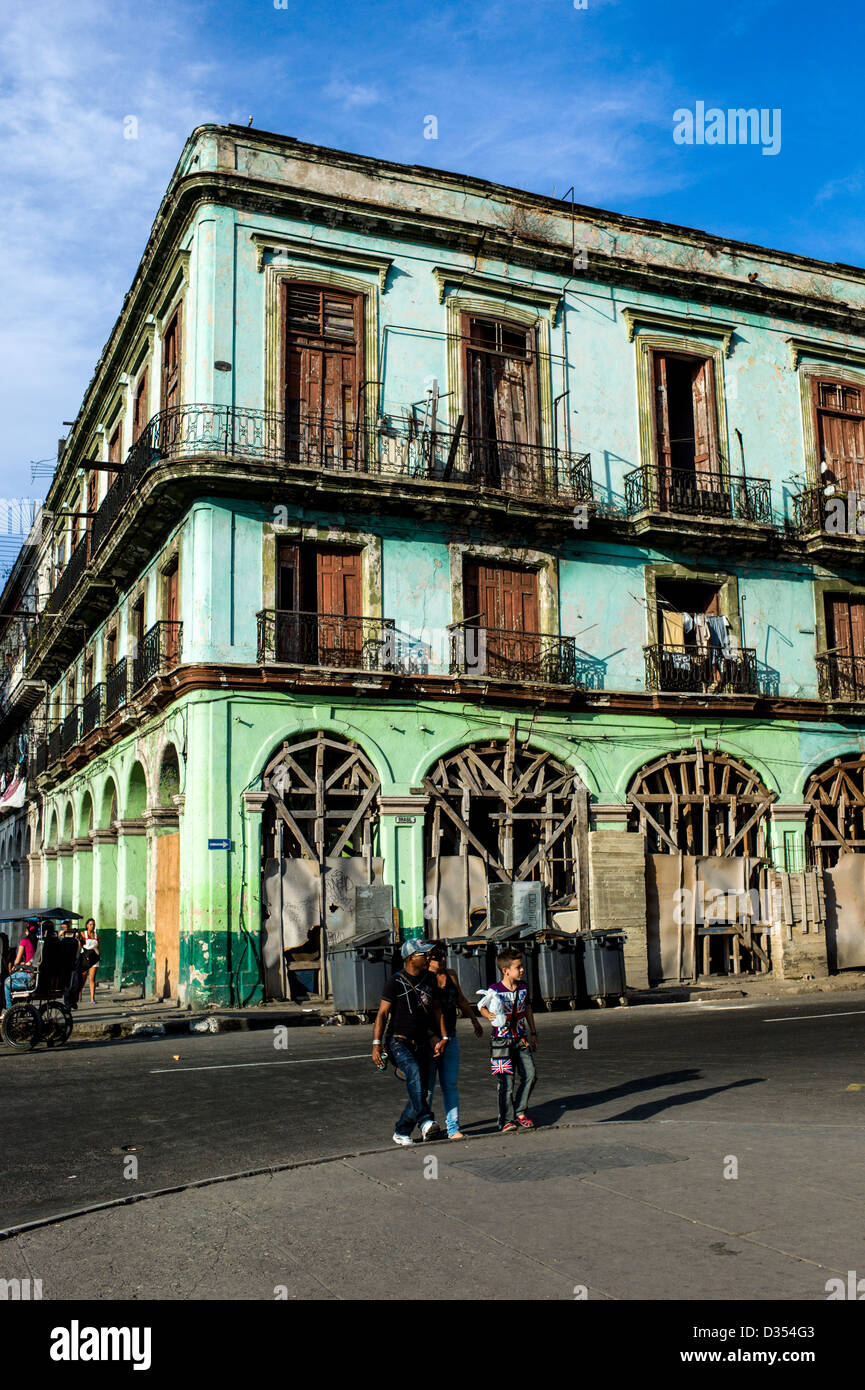 Shored up buildings in central Havana Stock Photo - Alamy