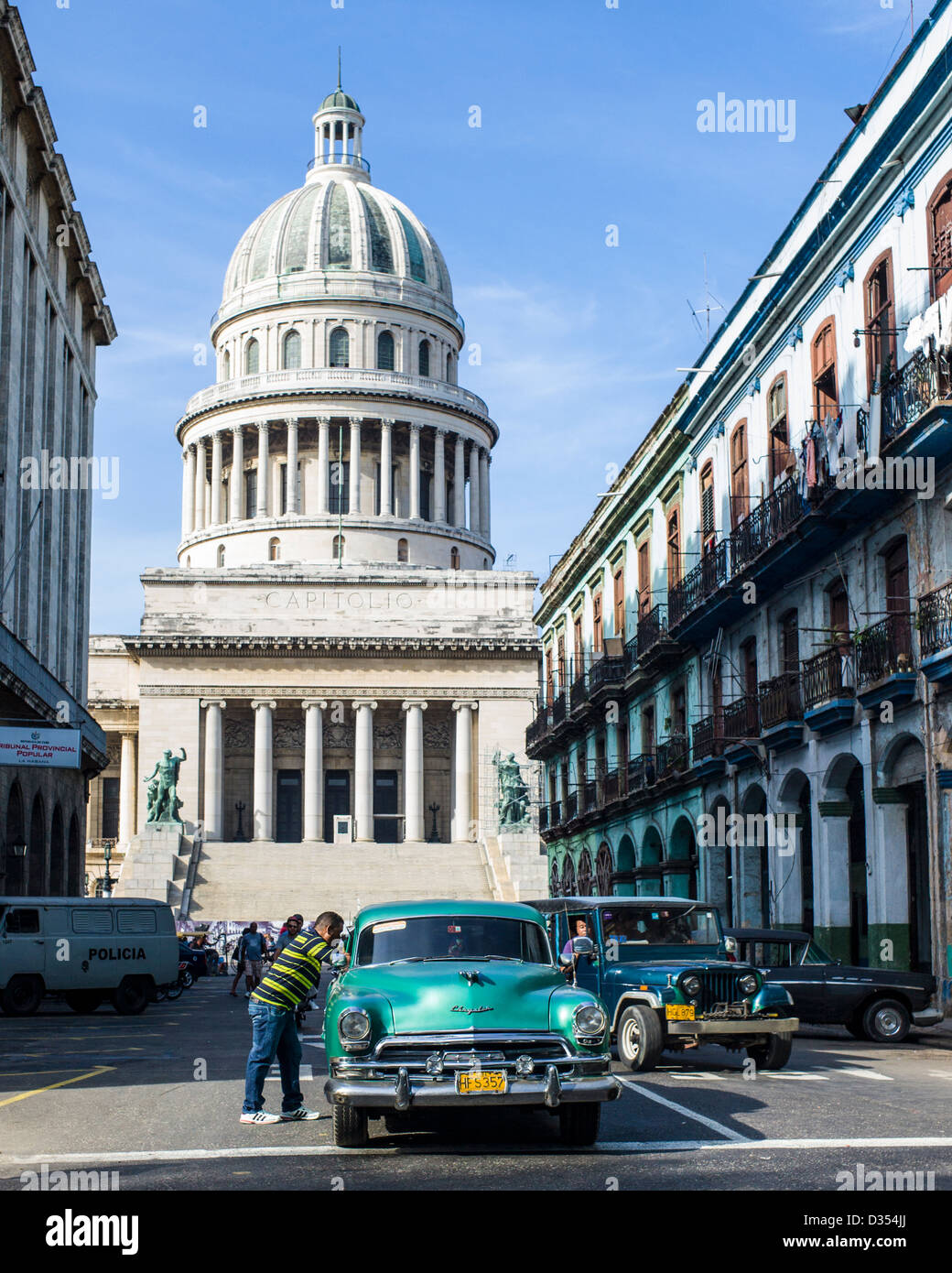 Cuban governmental building hi-res stock photography and images - Alamy