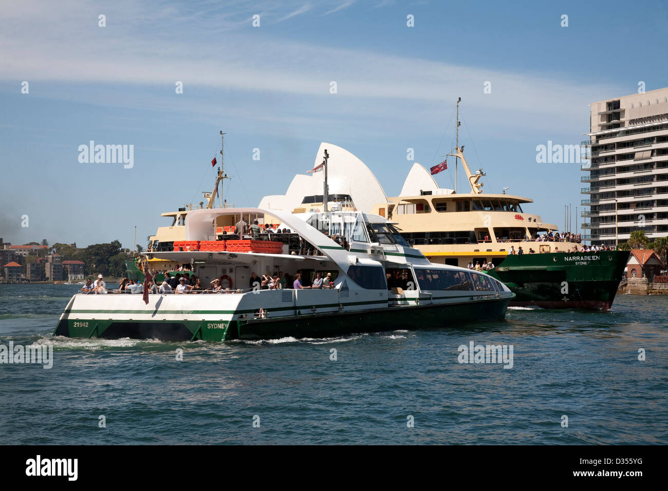 Sydney harbour ferries river cat departing from Circular Quay ferry ...
