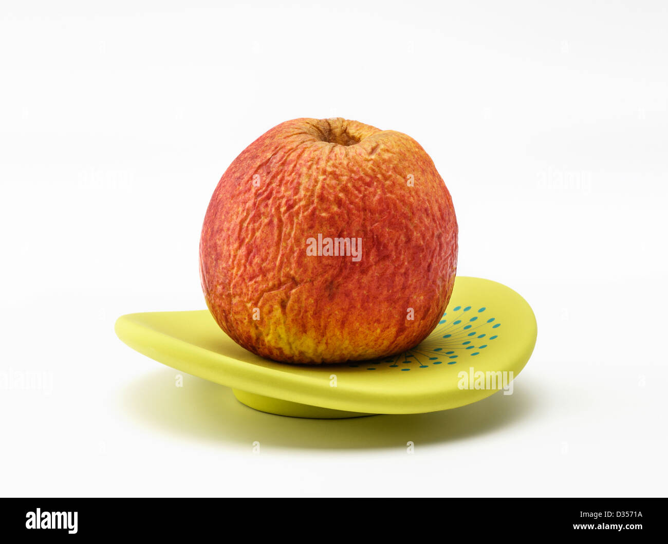 Close up of a wrinkly aged apple Stock Photo - Alamy