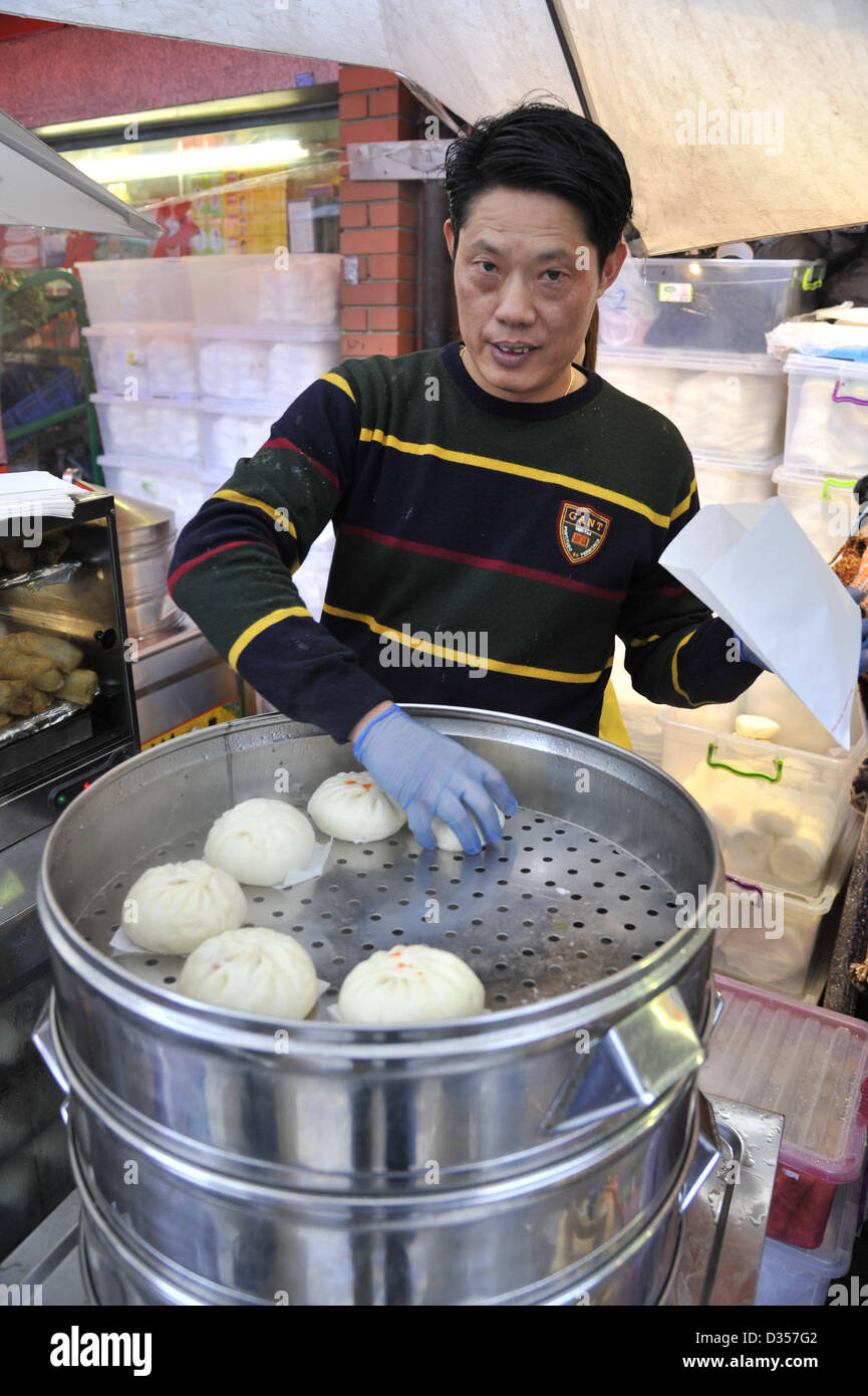 Chinese cooks london hi-res stock photography and images - Alamy