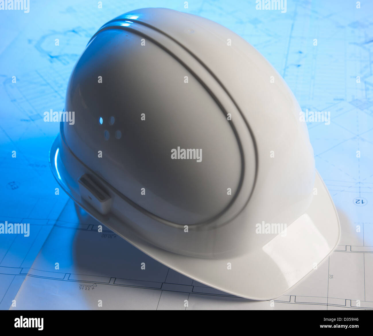 Helmet for construction worker Stock Photo - Alamy