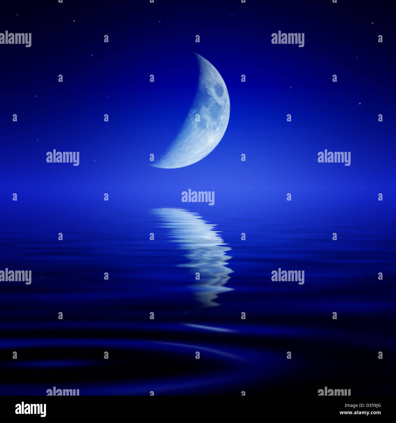 Moons reflection in water hi-res stock photography and images - Alamy