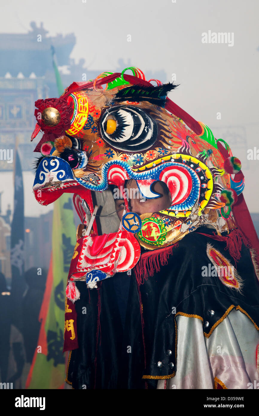Chinese arch liverpool dragon hi-res stock photography and images - Alamy
