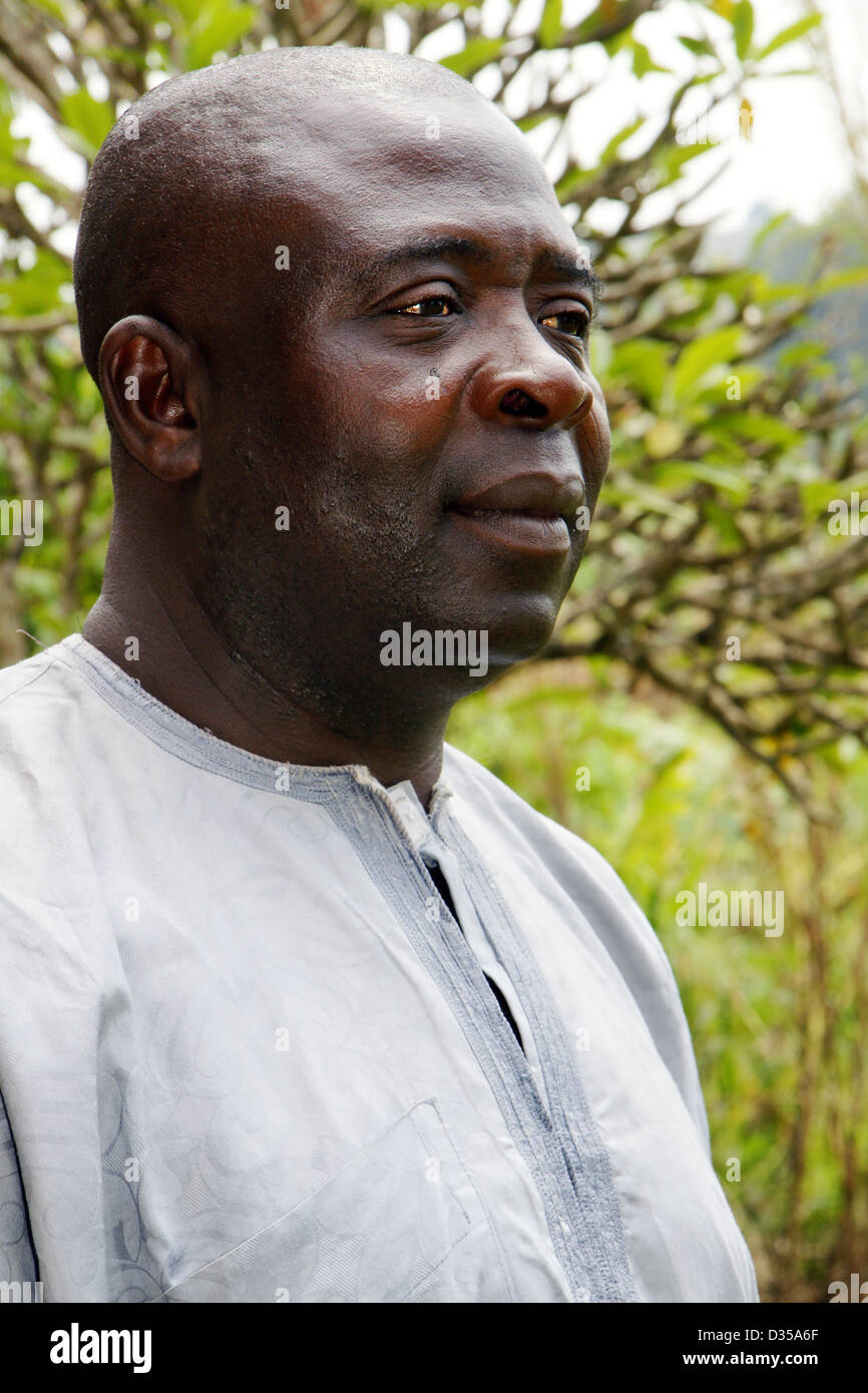 Portrait of black African man in traditional clothing Stock Photo - Alamy