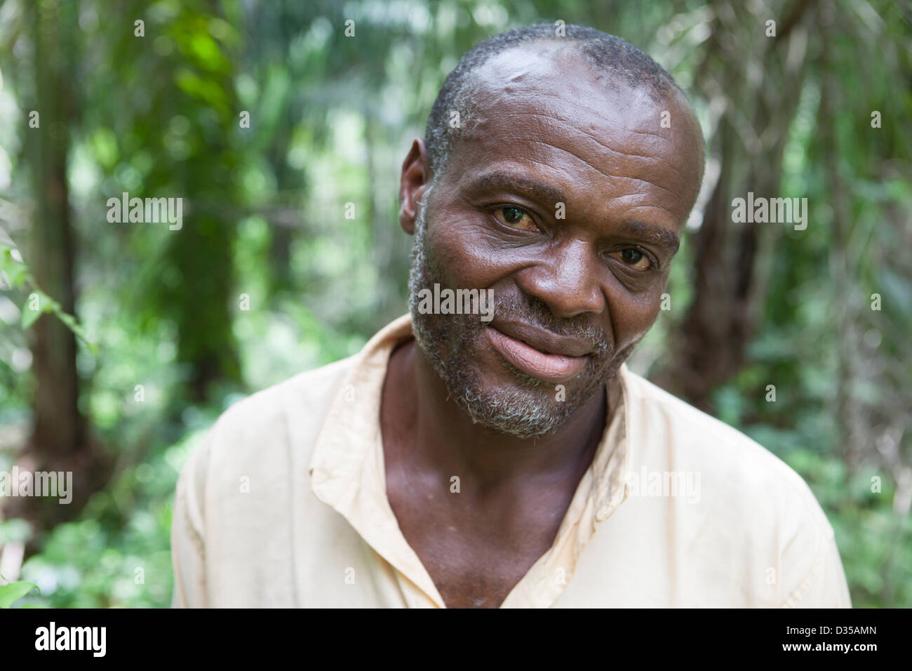 Poacher gun hi-res stock photography and images - Alamy