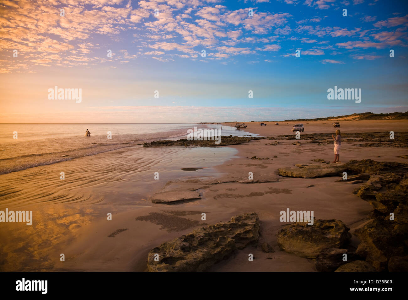 Cable beach australia hi-res stock photography and images - Alamy