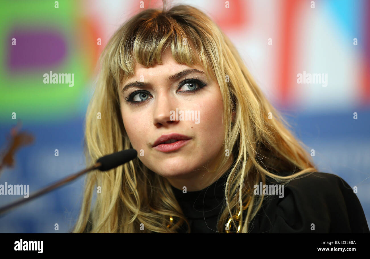 Actress imogen poots during look hi-res stock photography and images ...
