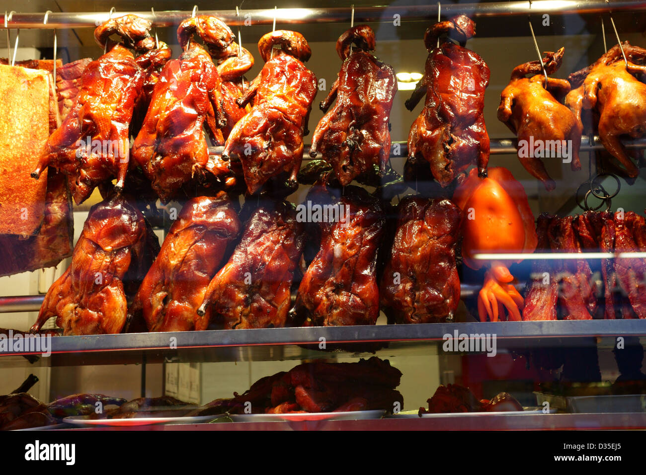 Roast ducks on sale in a Chinese restaurant window in London's ...