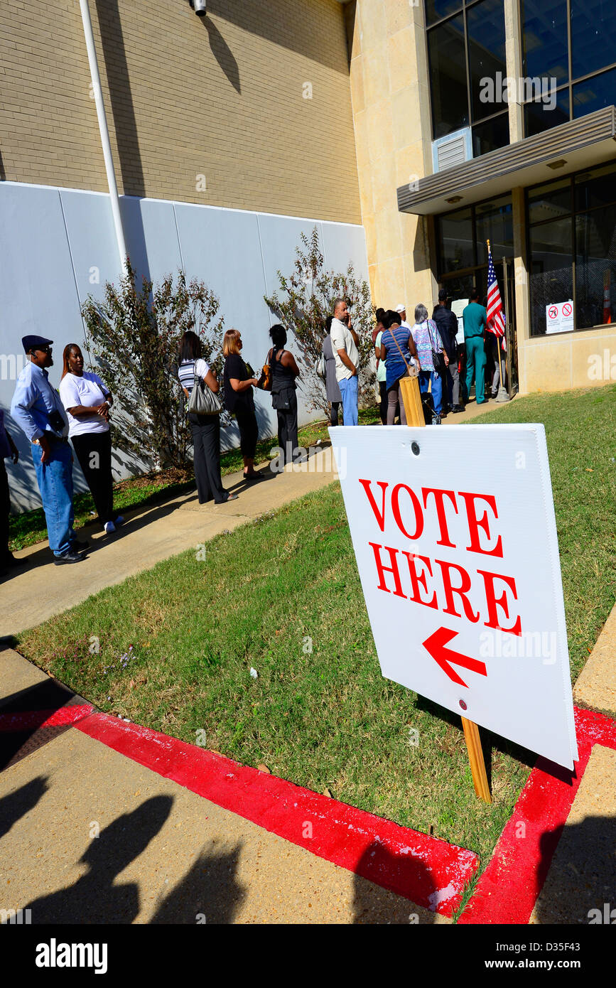 African americans waiting to vote hi-res stock photography and images ...
