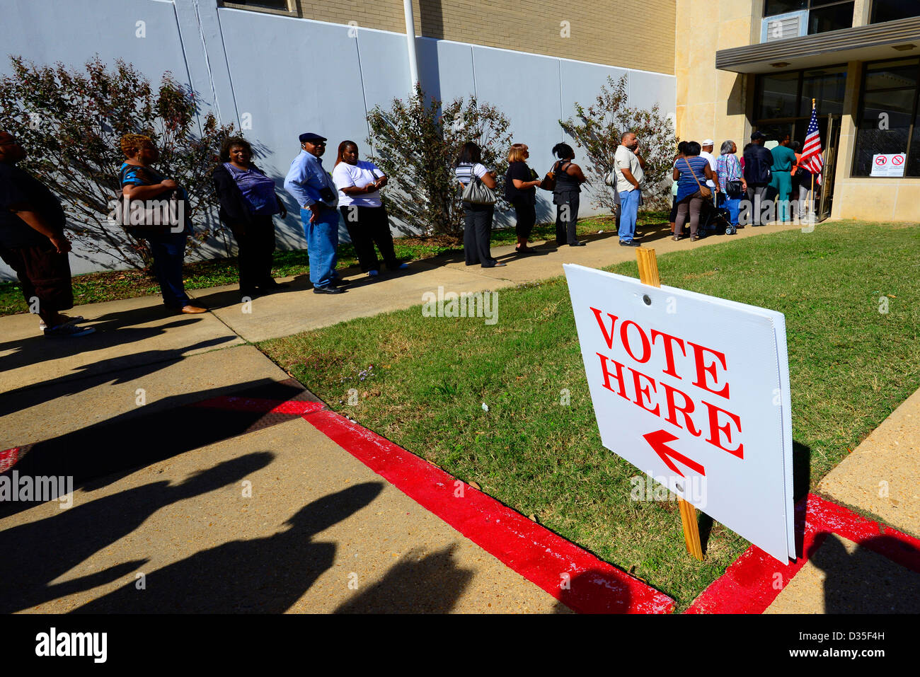 American election line hi-res stock photography and images - Alamy