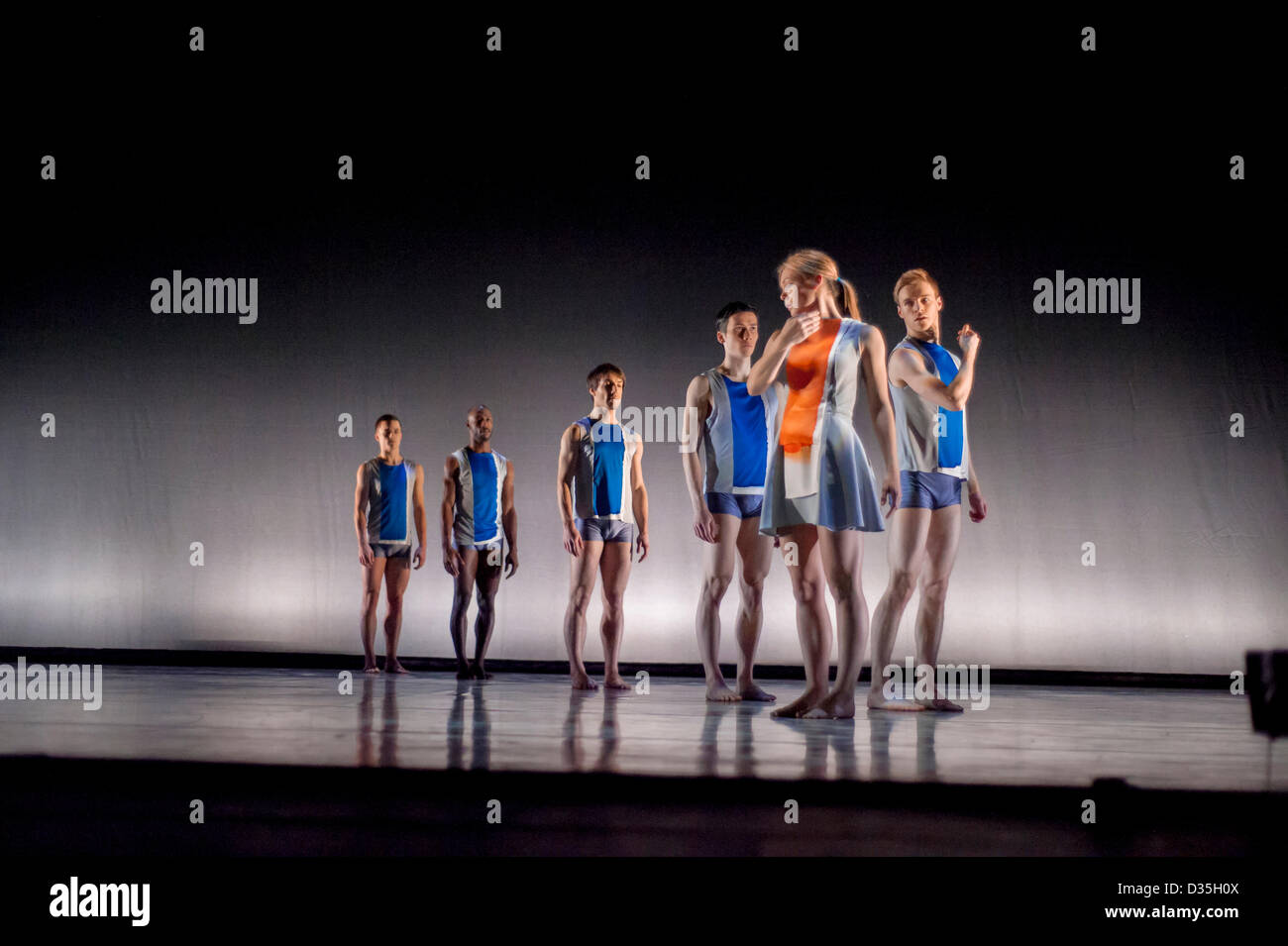 Dance in round hi-res stock photography and images - Alamy