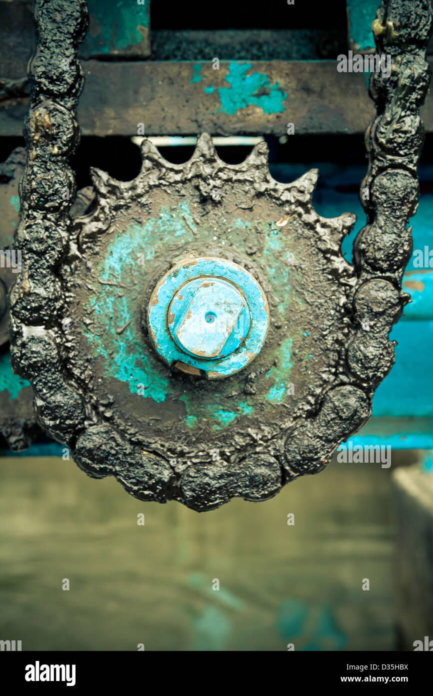 huge greasy roller chain Stock Photo - Alamy