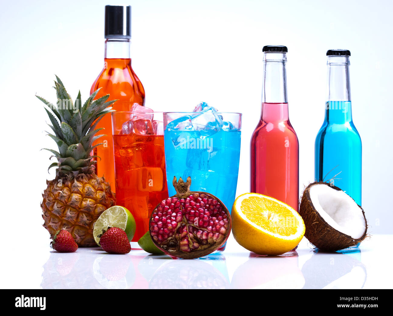 Cocktails, alcohol drinks on white background Stock Photo - Alamy