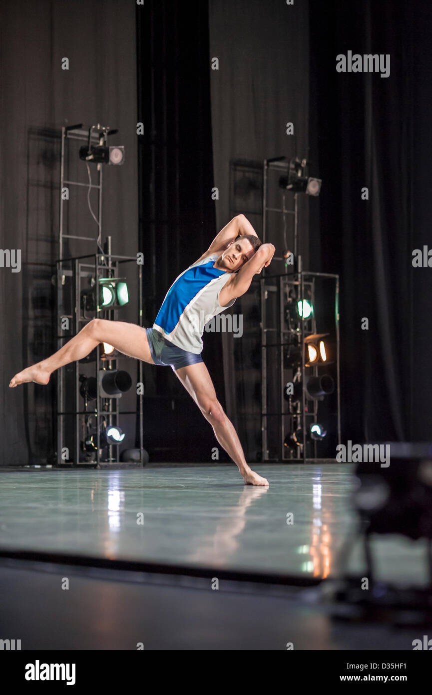 New wimbledon theatre hi-res stock photography and images - Alamy