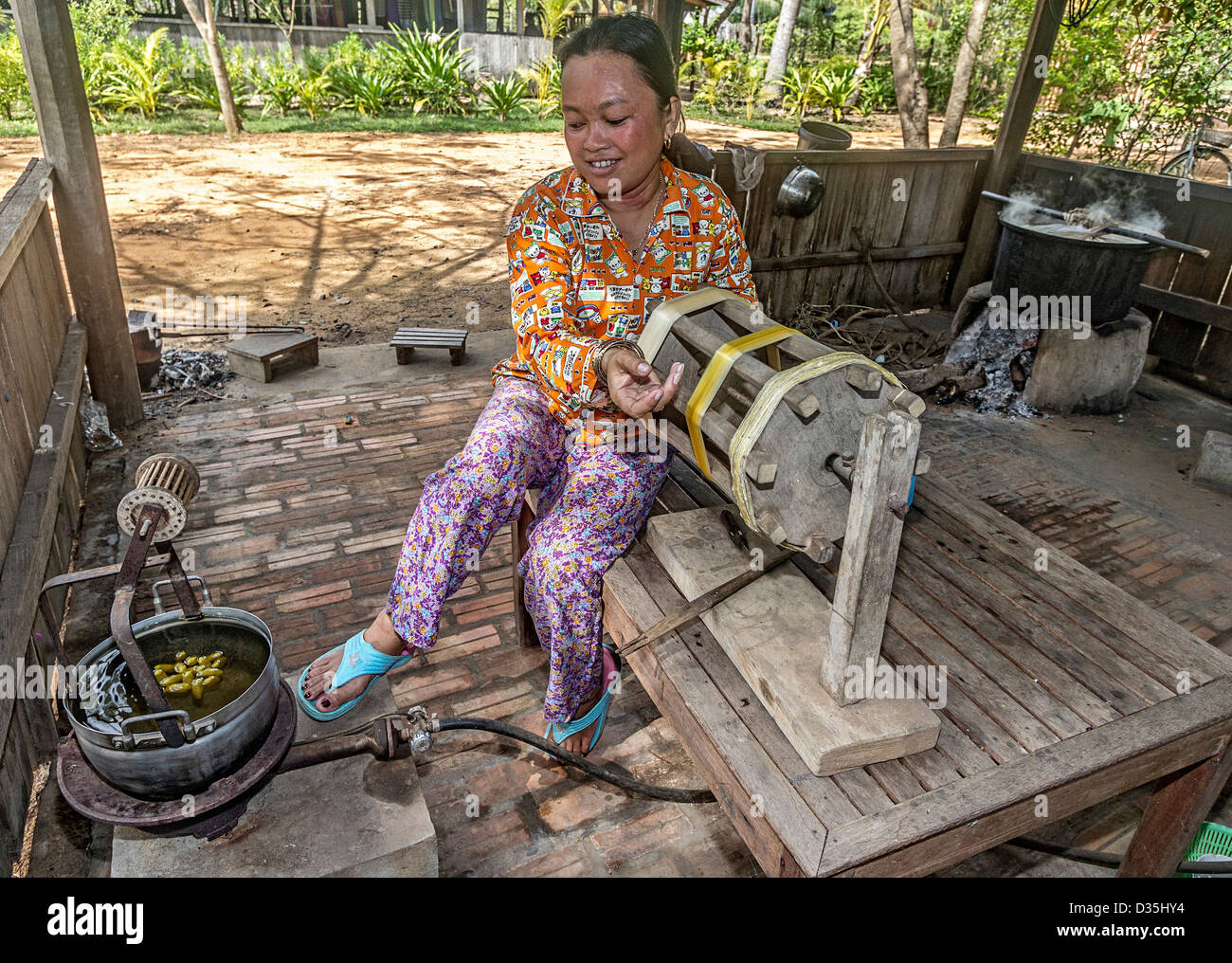 Cambodian woman spins almost invisible silk threads from more than a ...